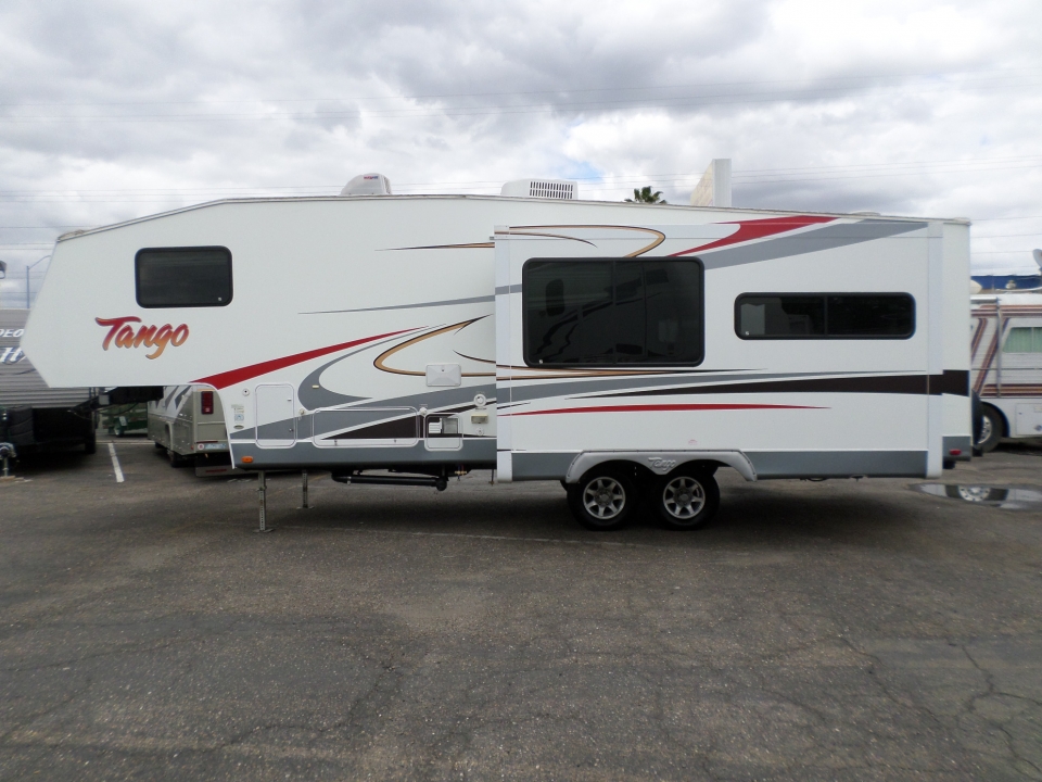 RV for sale: 2009 PACIFIC COACHWORKS TANGO TWIST 23RLBH 23' in Lodi ...