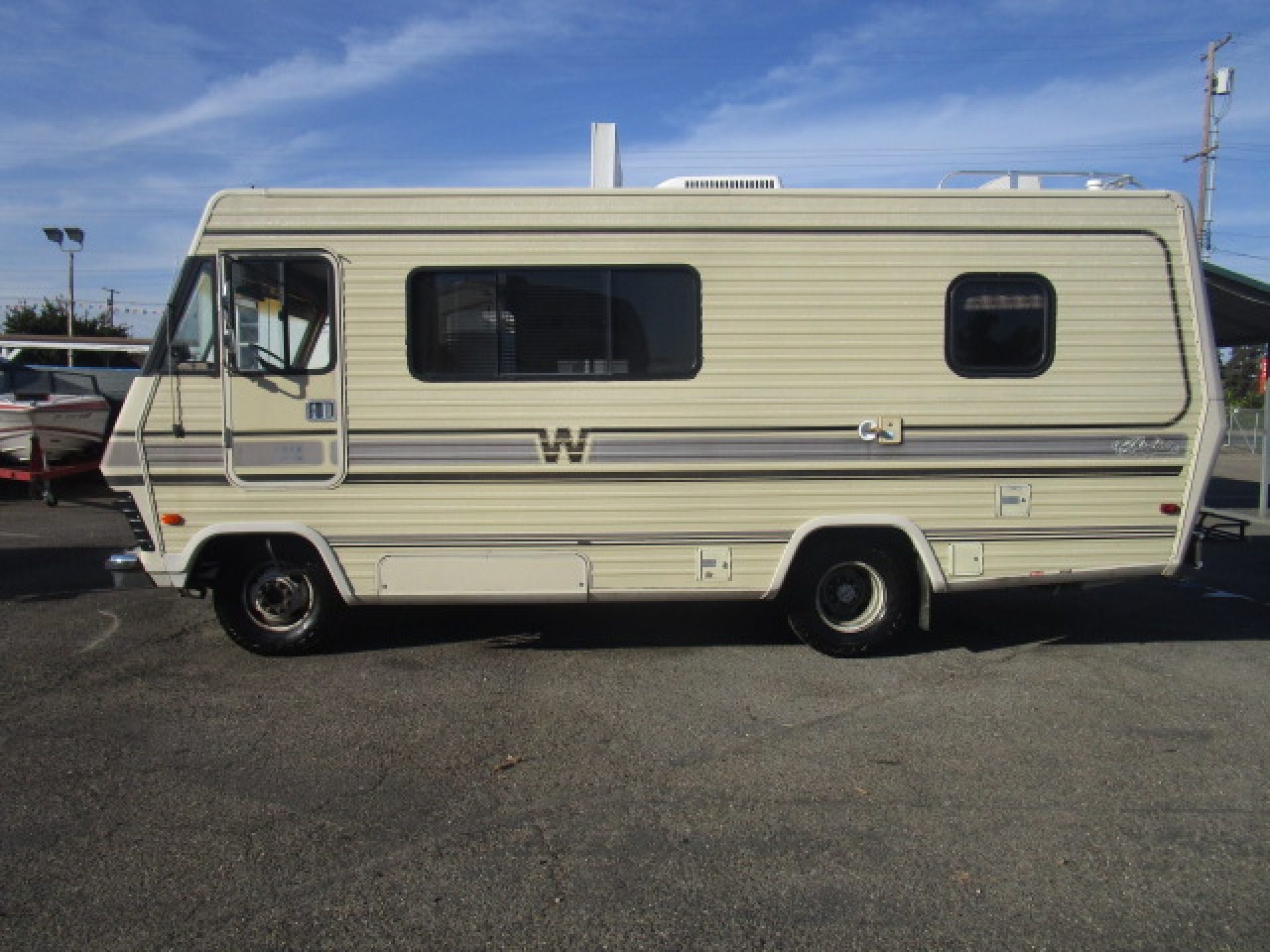RV for sale: 2001 Winnebago Adventurer Class A Motorhome 32' in Lodi ...