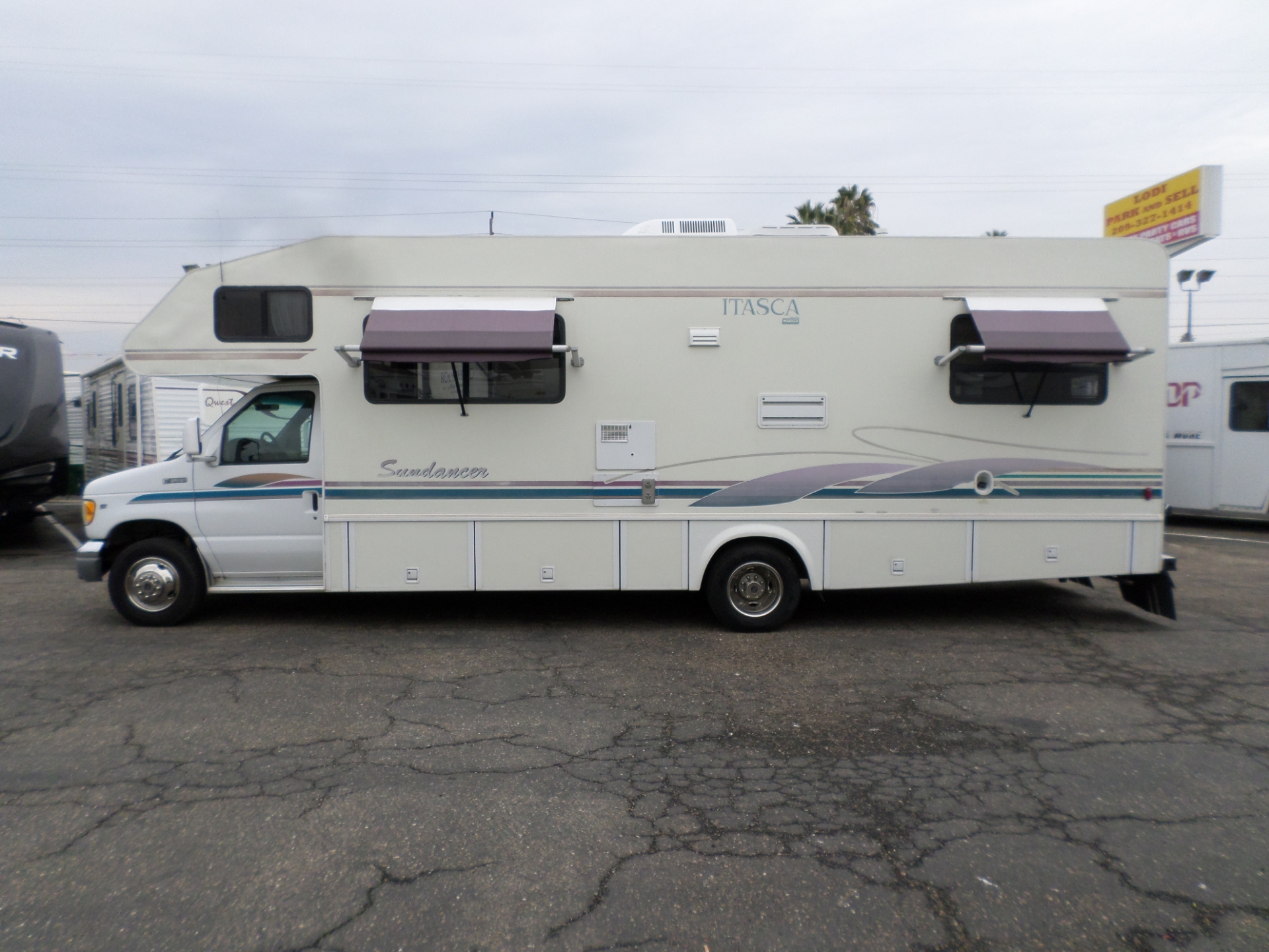 RV for sale: 1998 Itasca Suncruiser Class C 28' in Lodi Stockton CA ...