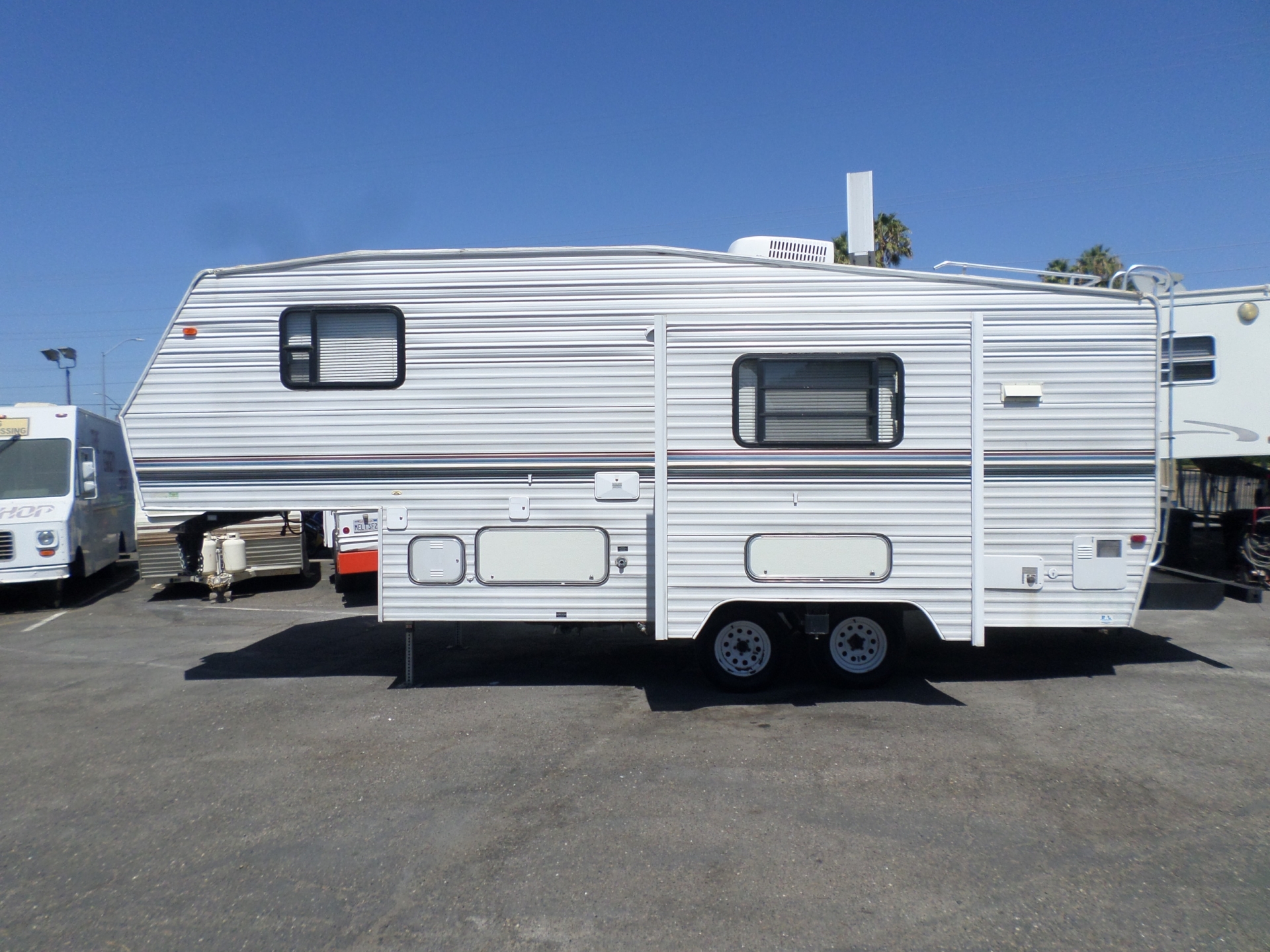 RV for sale: 1989 Layton 16 in Lodi Stockton CA - Lodi Park and Sell
