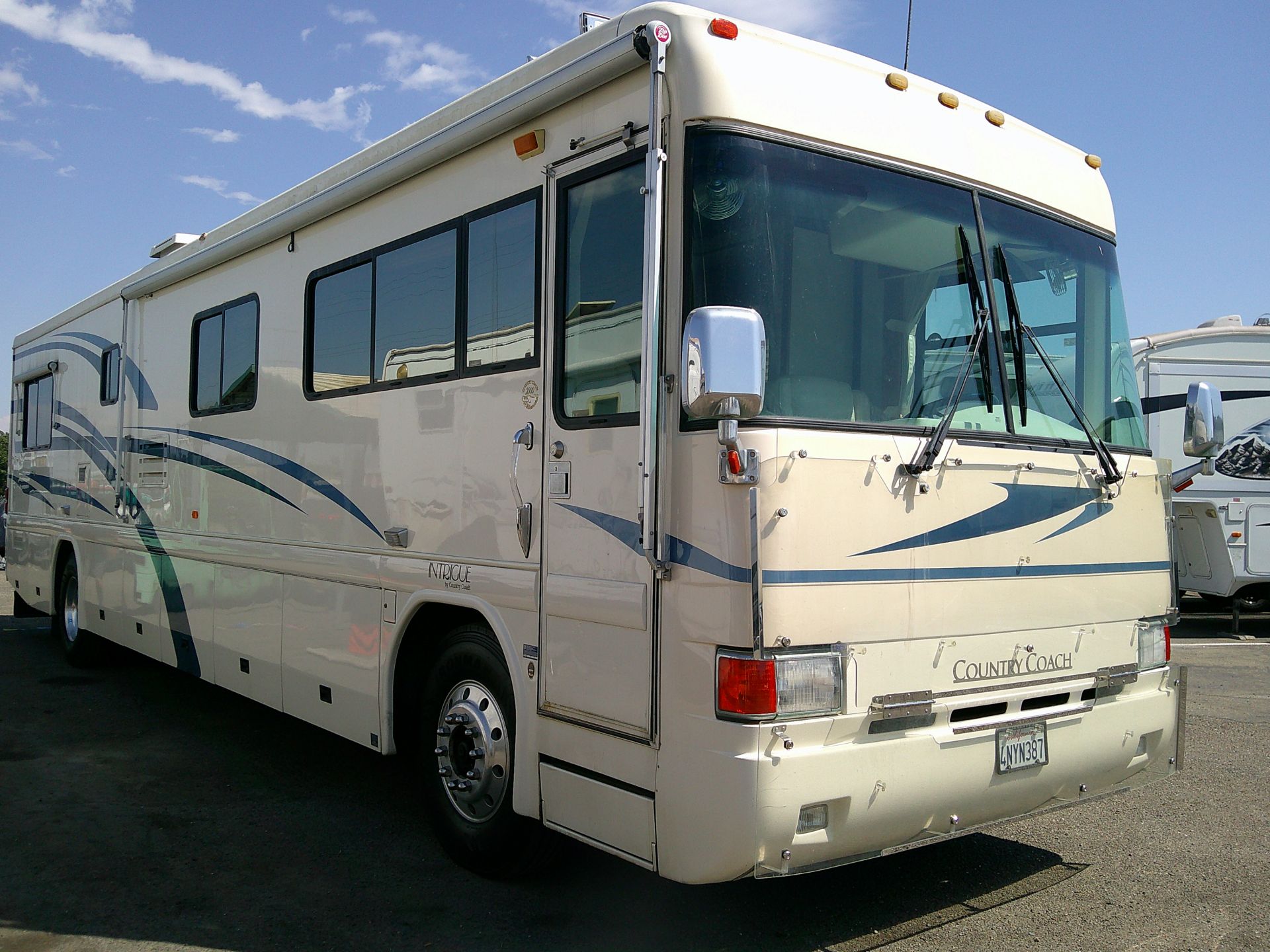 RV for sale: 2000 Country Coach Intrigue Diesel Pusher 40' in Lodi ...