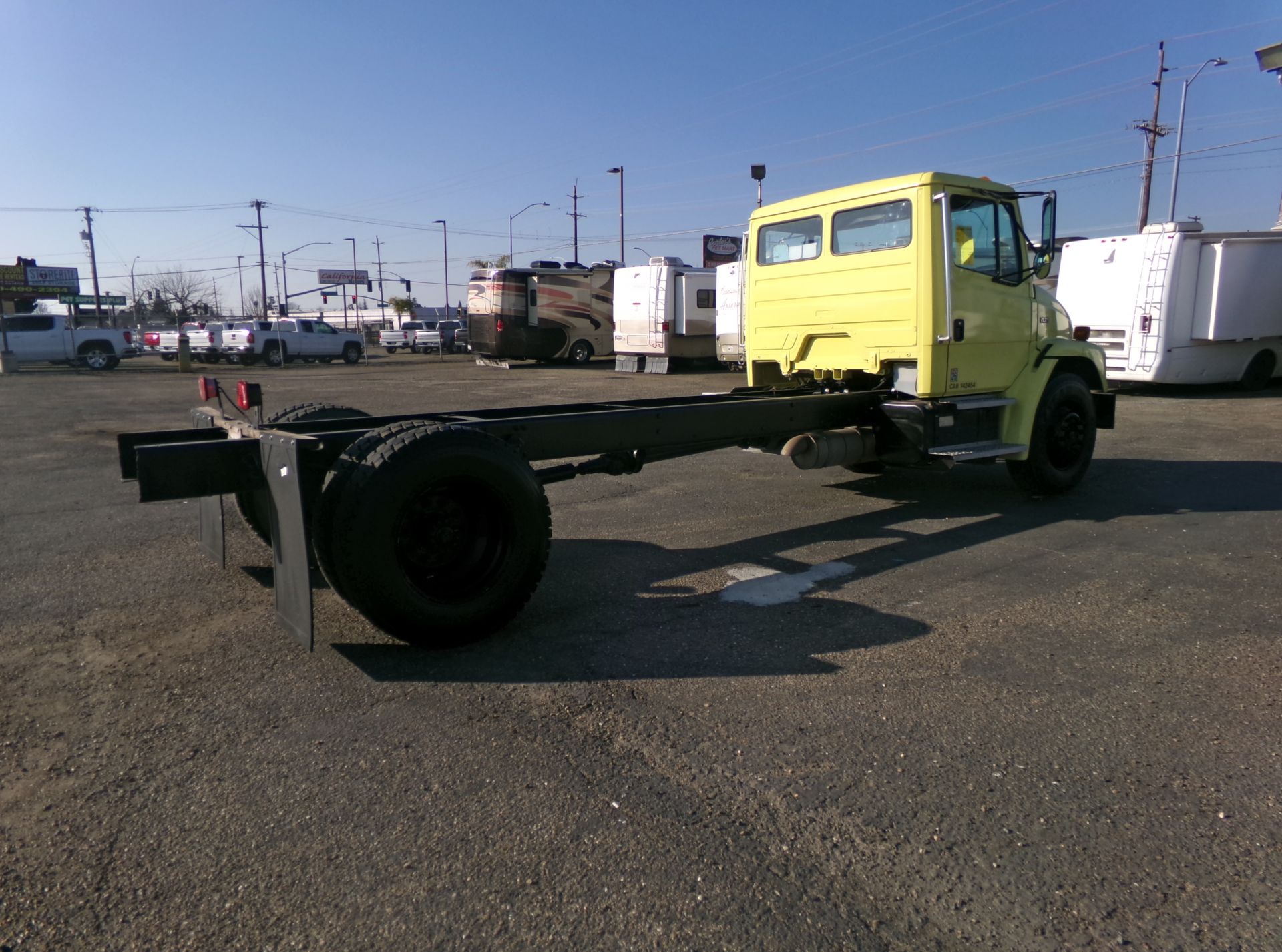 Commercial equipment for sale: 2000 Freightliner FL70 Truck in Lodi ...