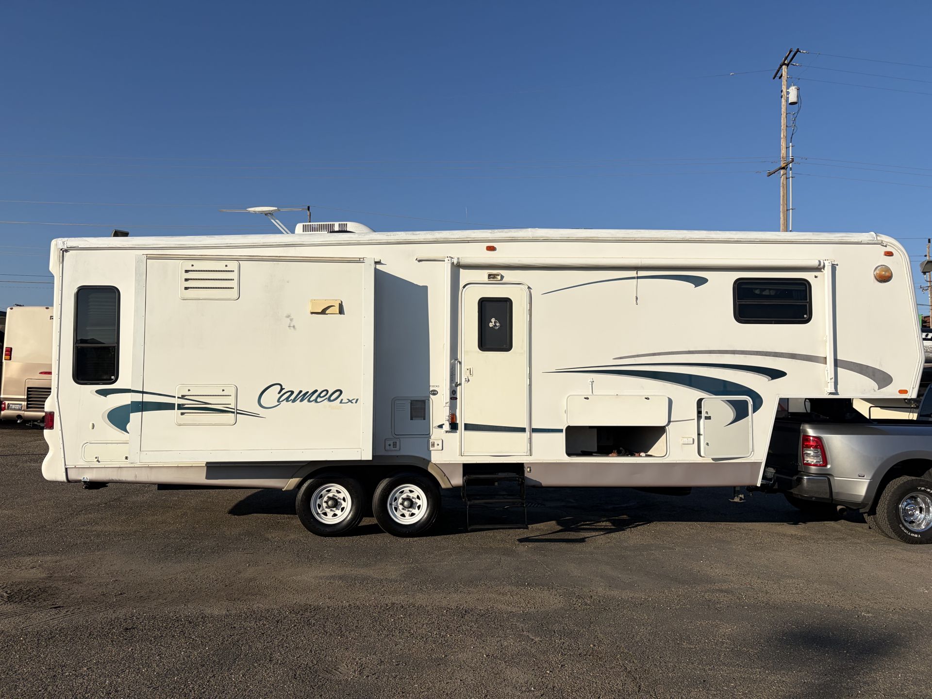 RV for sale: 2002 Carriage Cameo 5th Wheel Trailer 32' in Lodi Stockton ...