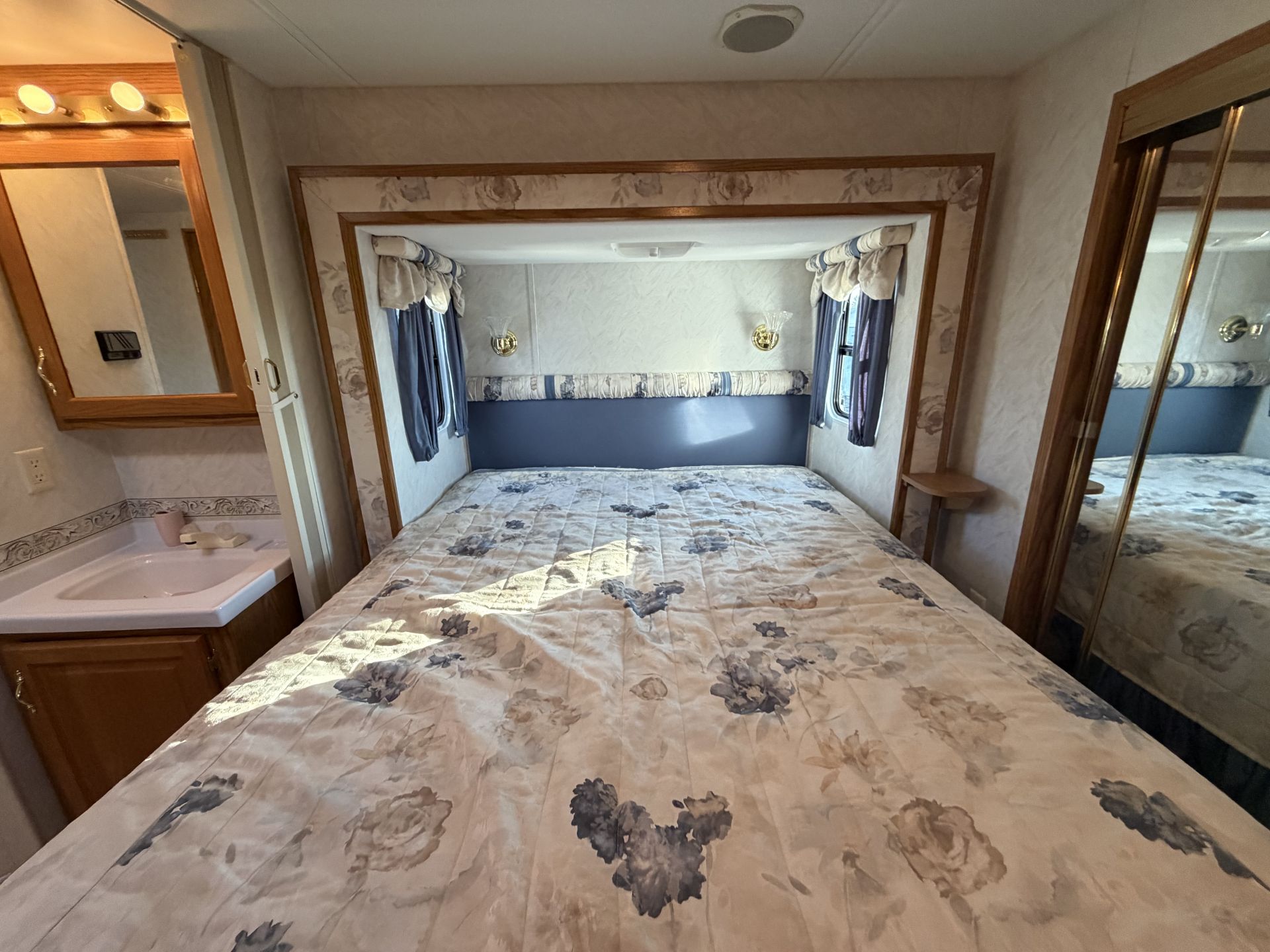 RV for sale: 2002 Carriage Cameo 5th Wheel Trailer 32' in Lodi Stockton ...