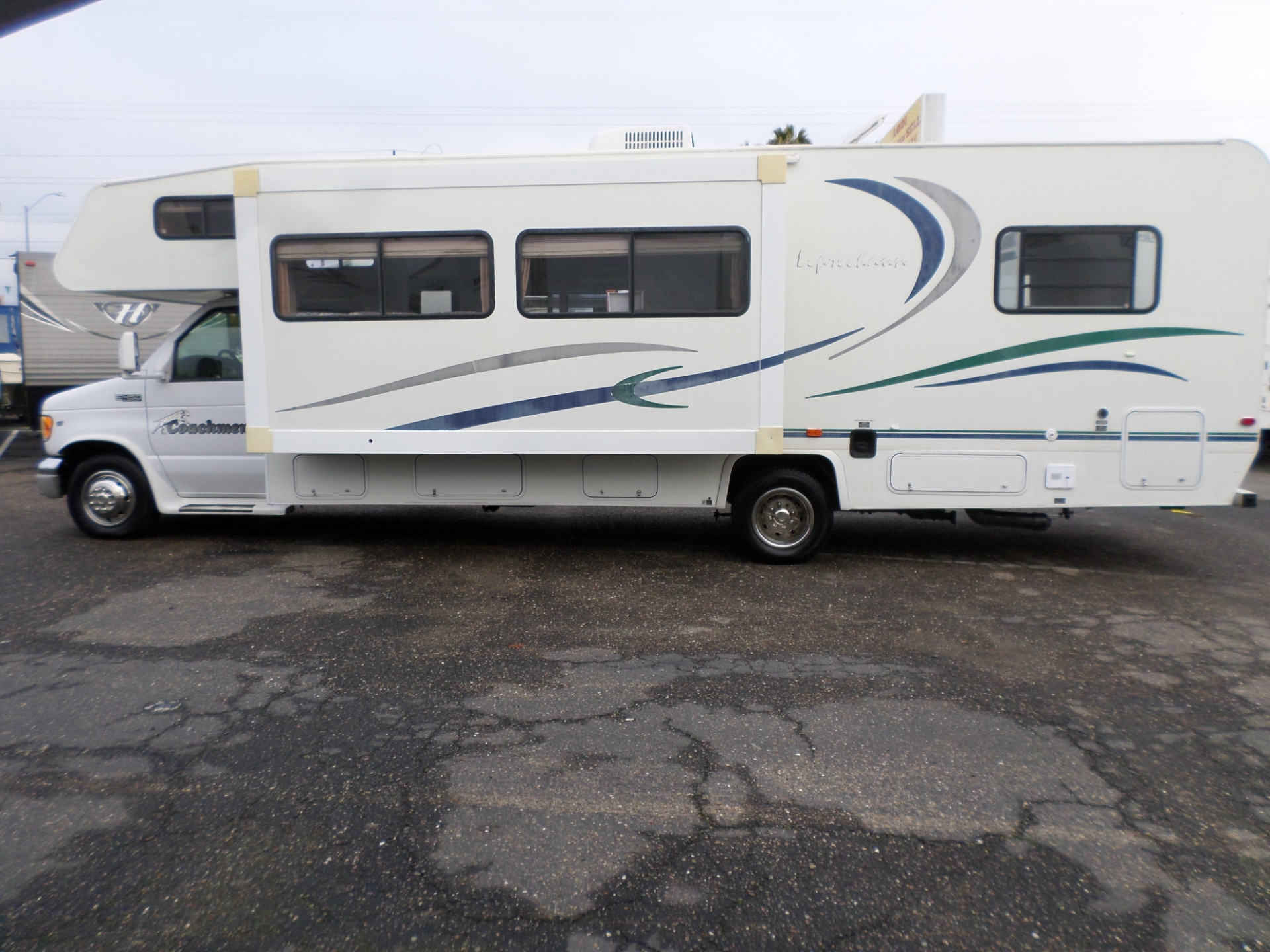 RV for sale: 2002 Coachman Leprechaun 30' in Lodi Stockton CA - Lodi ...