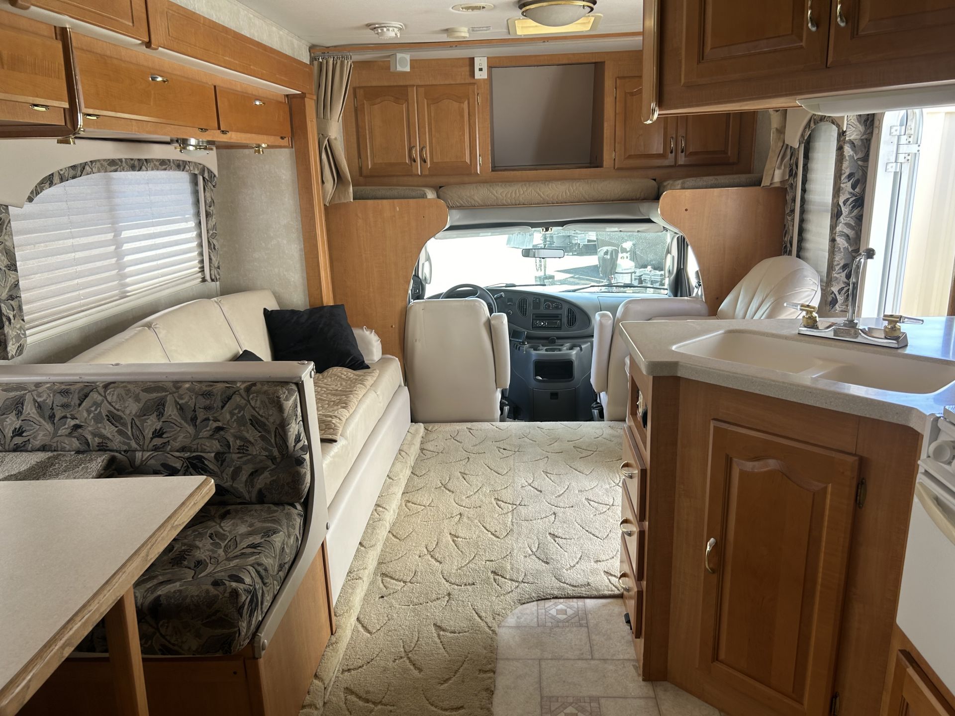 RV for sale: 2003 Forest River Sunseeker Regency 3100 Class C Motorhome ...