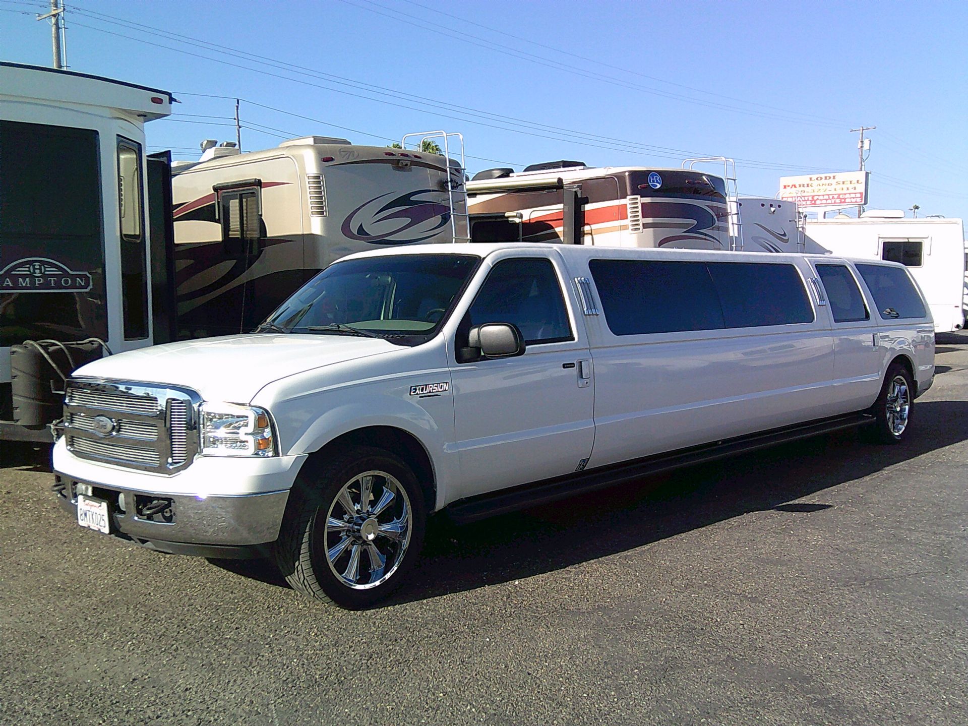 Commercial equipment for sale: 2005 Ford Excursion Krystal XLT 20 ...