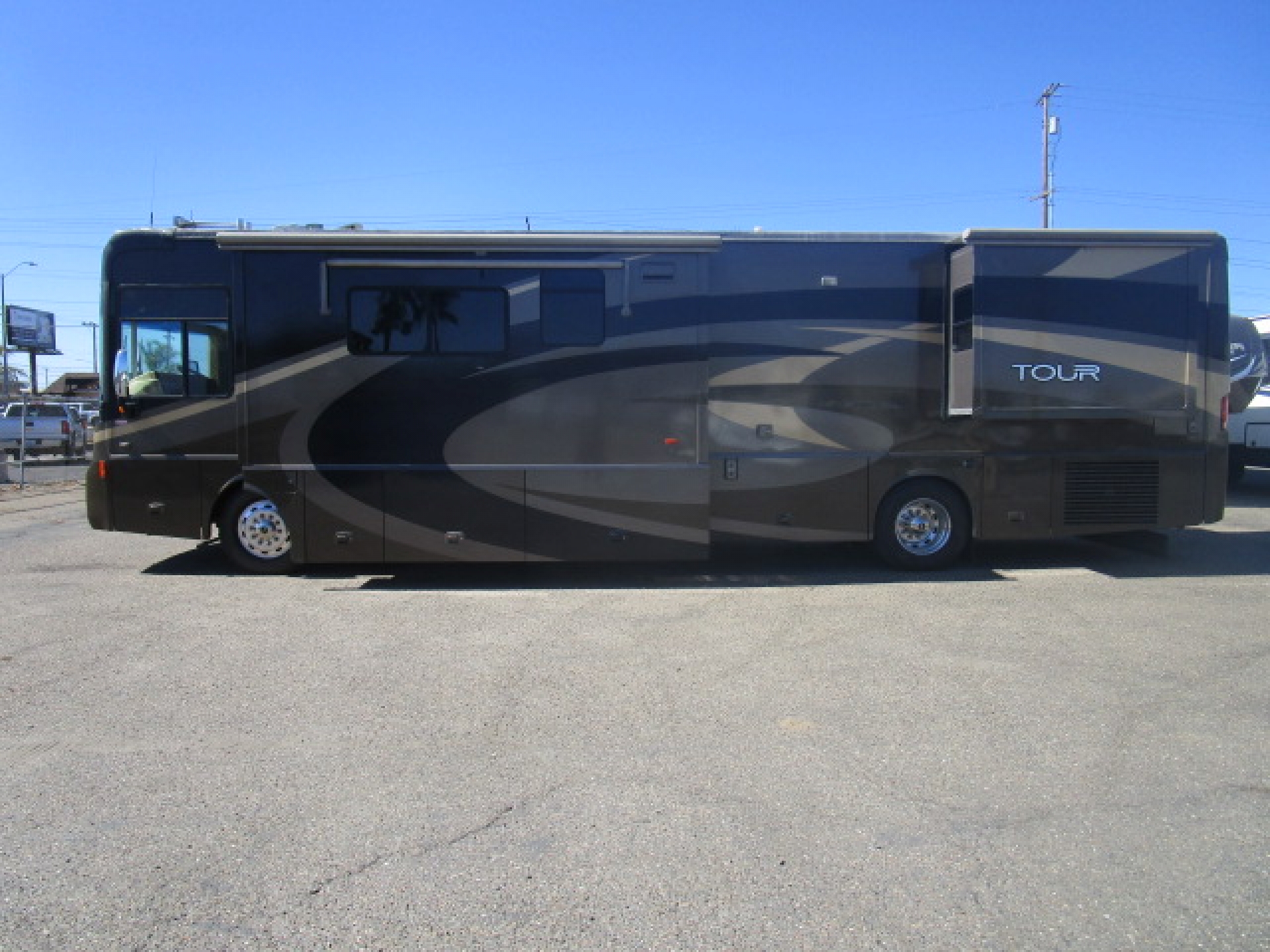 RV for sale: 2006 Winnebago Motorhome Tour Diesel Pusher 40' in Lodi ...