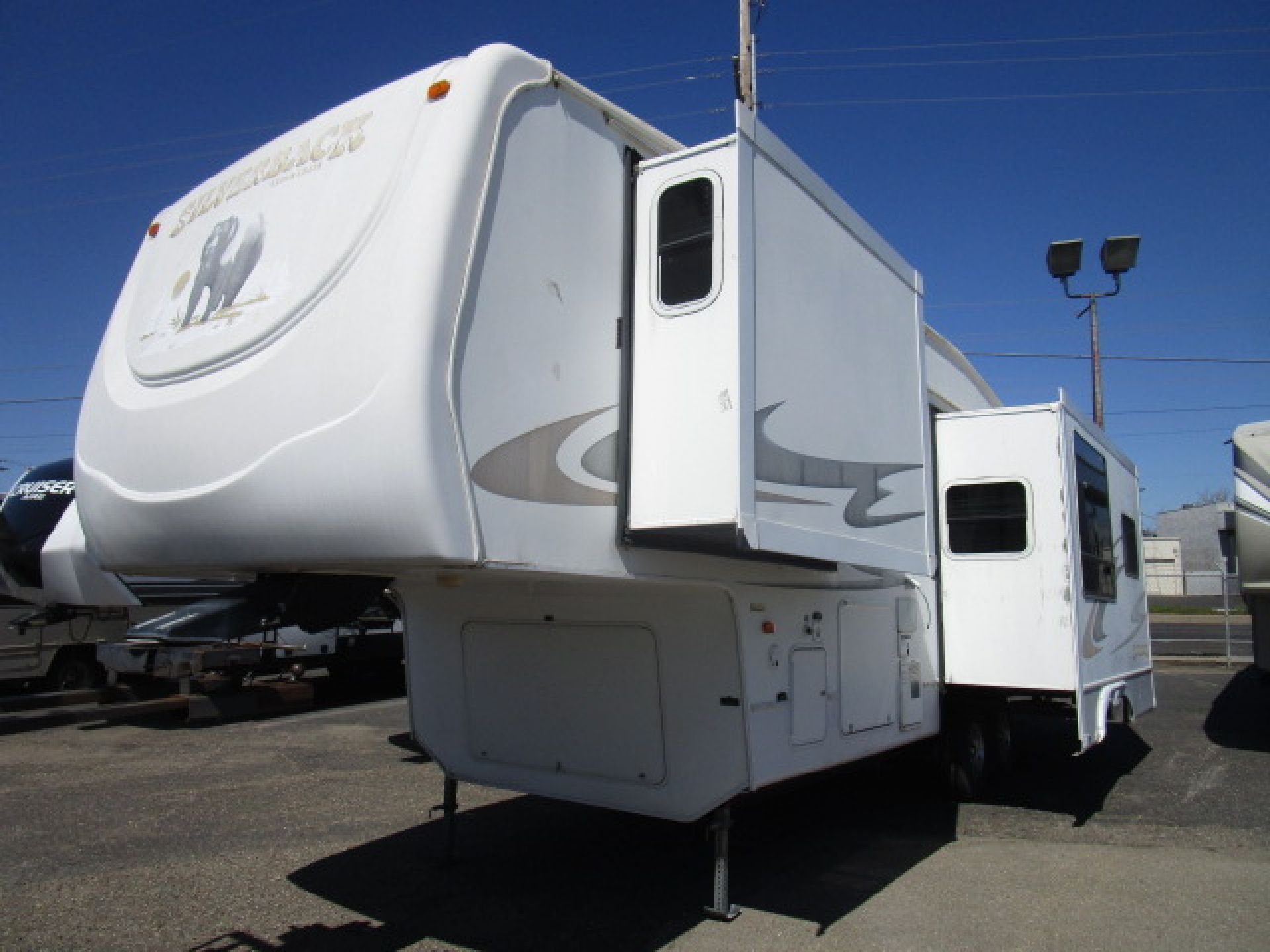 RV for sale: 2007 Cedar Creek 5th Wheel Silverback 32' in Lodi Stockton ...