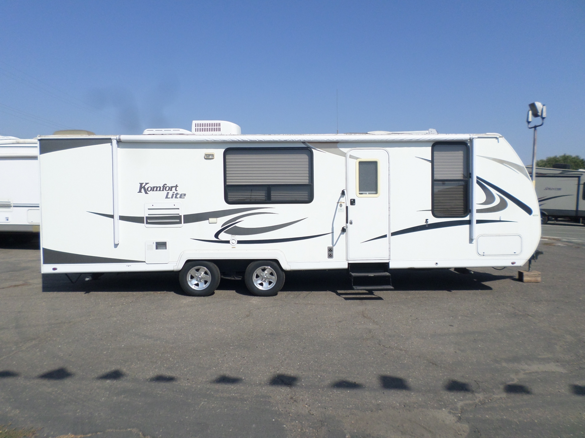 RV for sale: 2009 Komfort Lite 281LS 28' in Lodi Stockton CA - Lodi ...