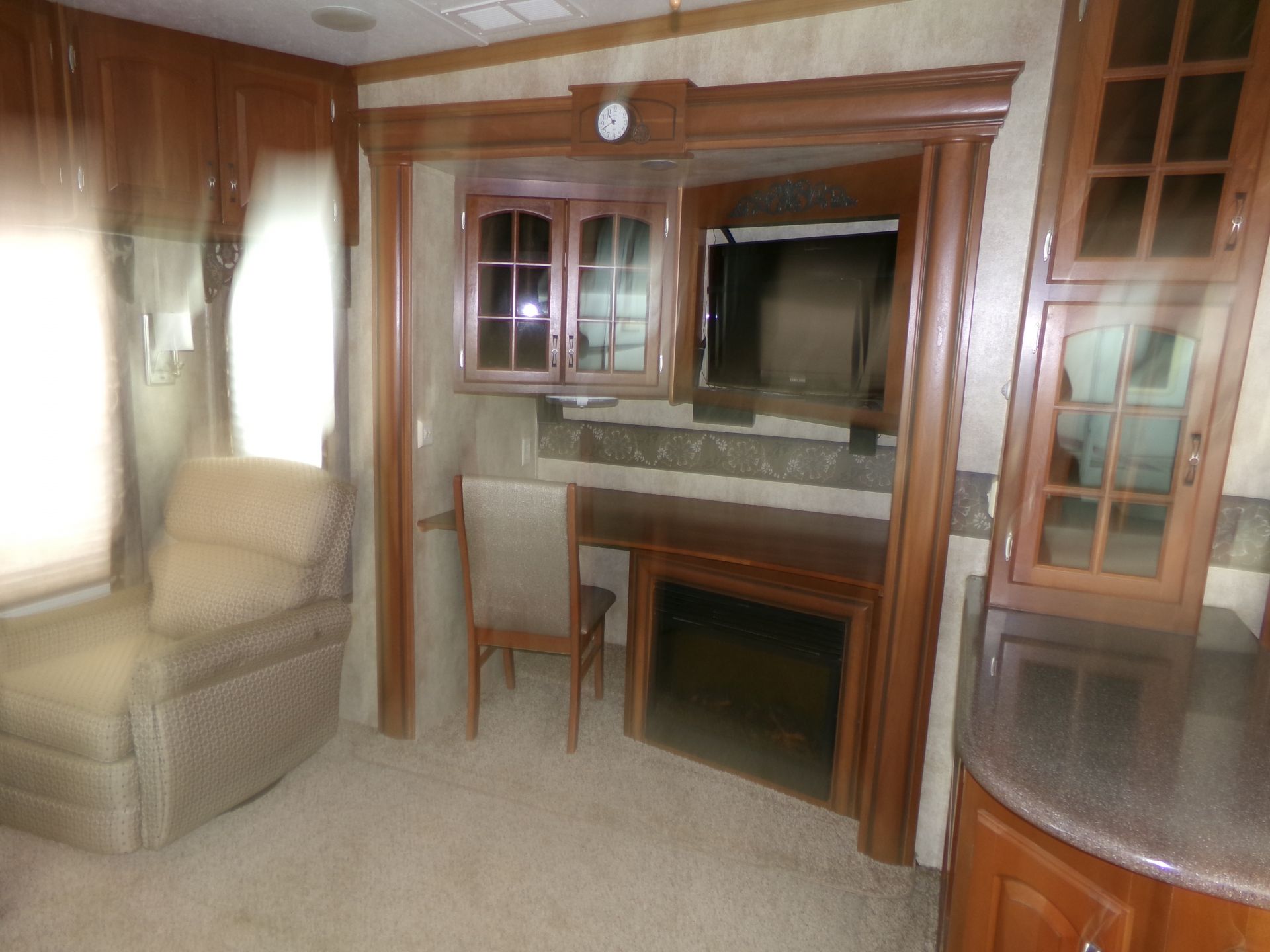 RV for sale: 2011 Keystone 5th wheel Alpine 3450RL 40' in Lodi Stockton ...