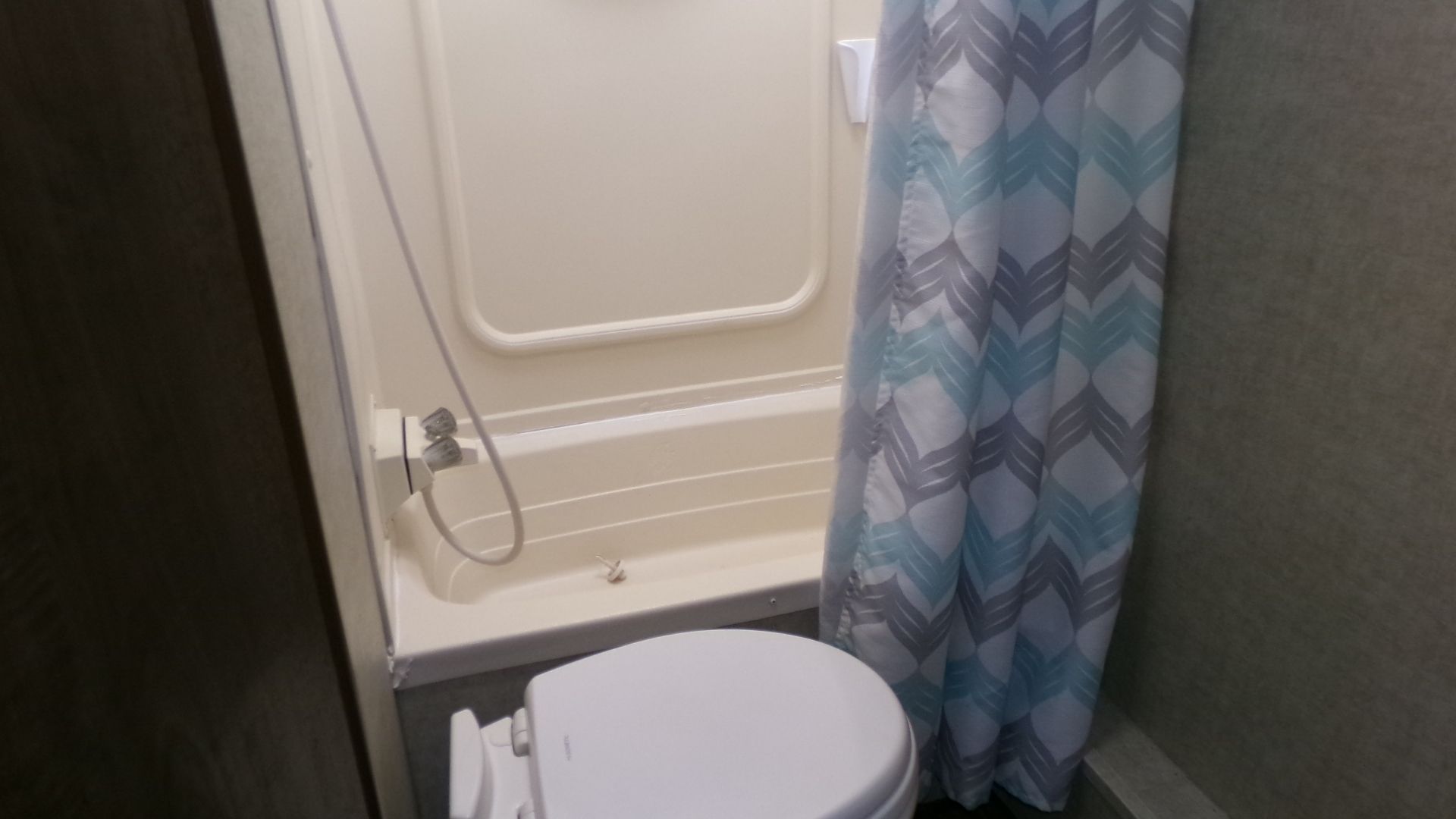 RV for sale: 2015 Keystone Hideout 19F1BWE Travel Trailer 19' in Lodi ...