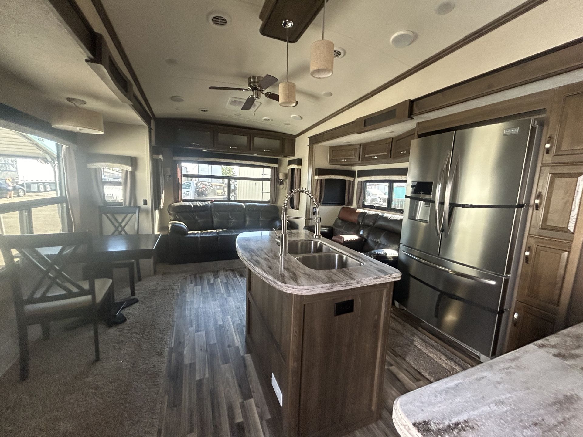 RV for sale: 2016 Evergreen Bayhill 295RL 5th Wheel Ford F250 4X4 ...