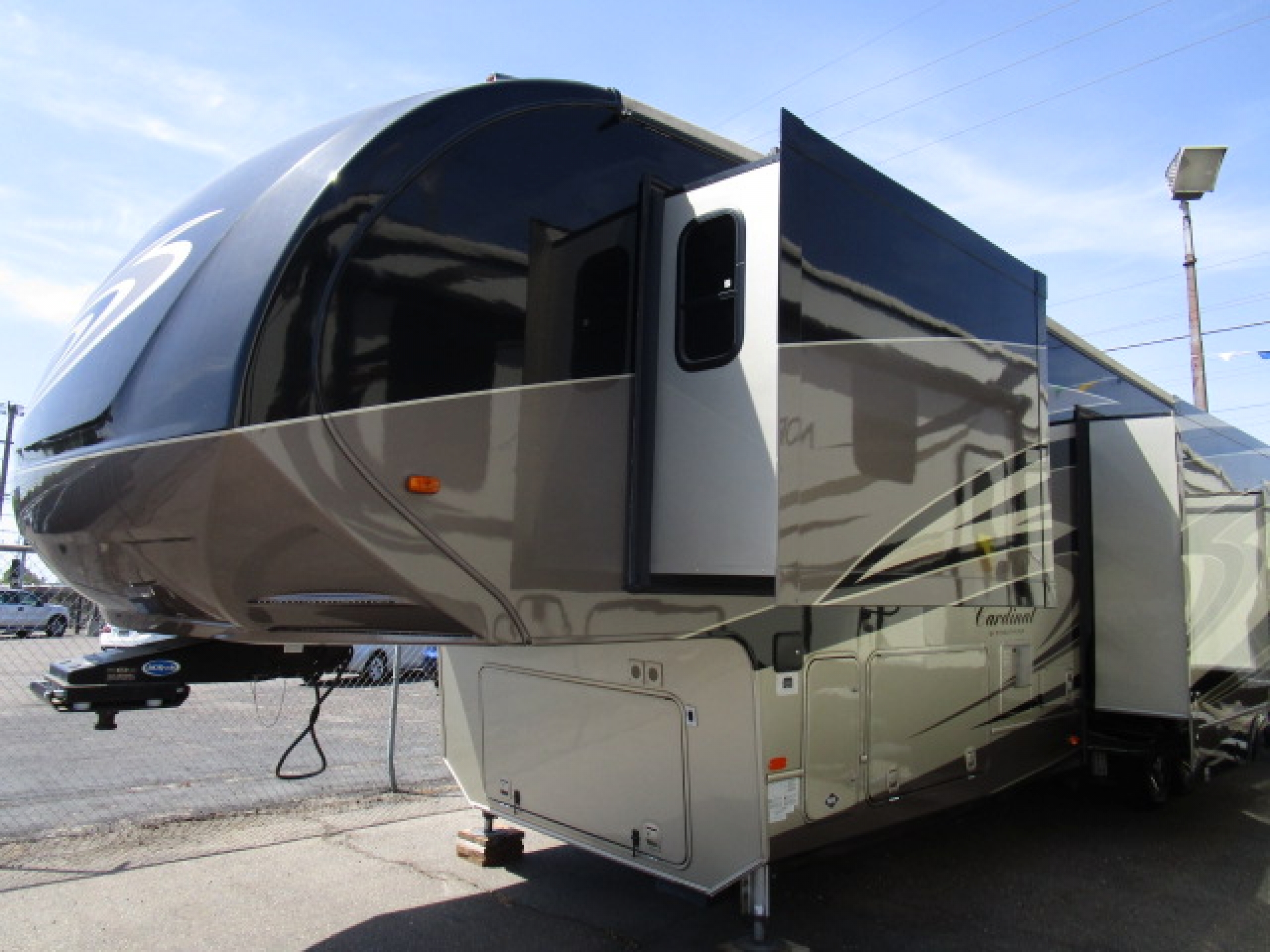 RV for sale: 2000 Forest River Cardinal 5th Wheel 28' in Lodi Stockton ...