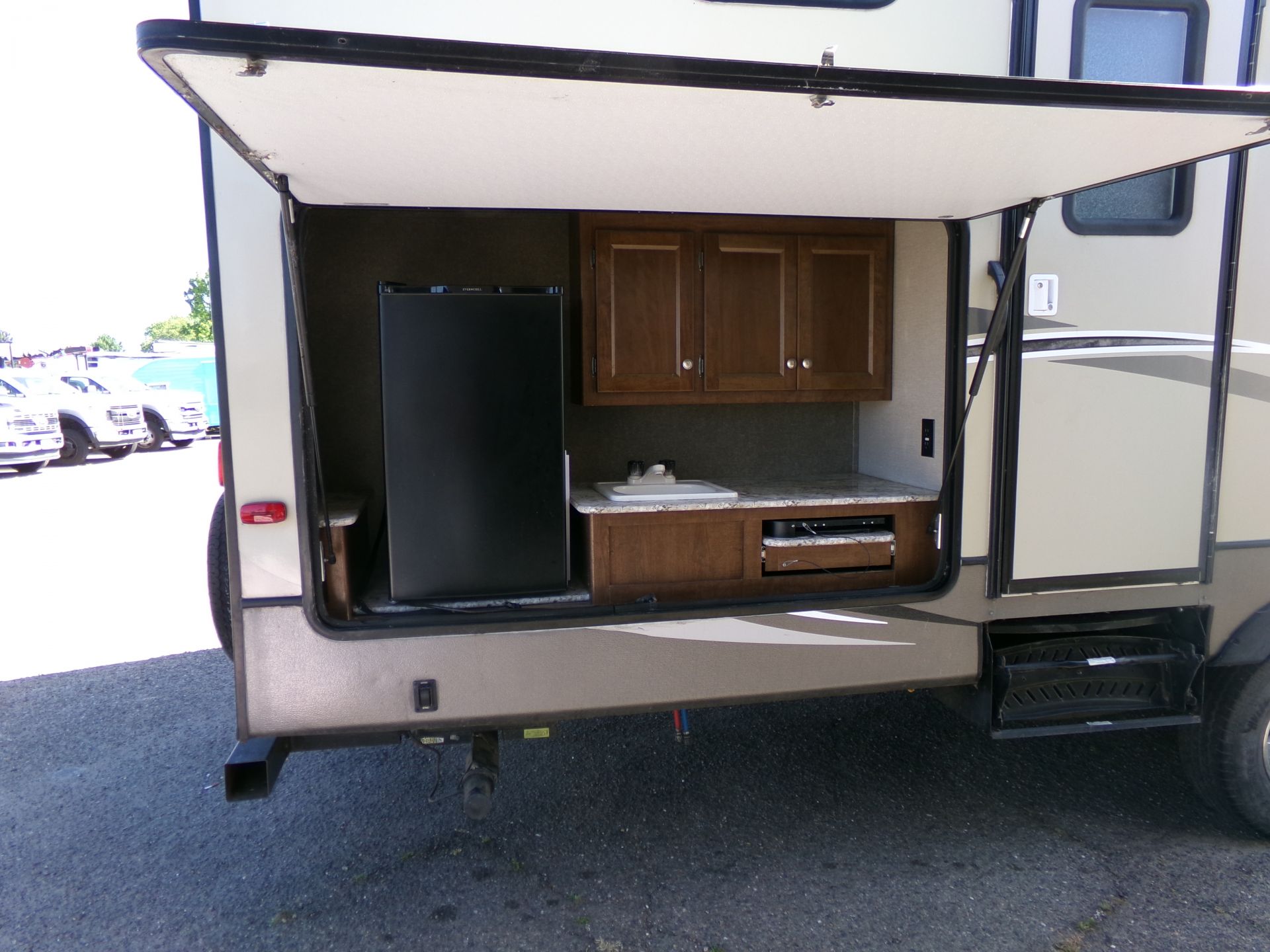 RV for sale: 2018 Keystone Hideout 308BHDS 5TH Wheel Trailer 34' in ...