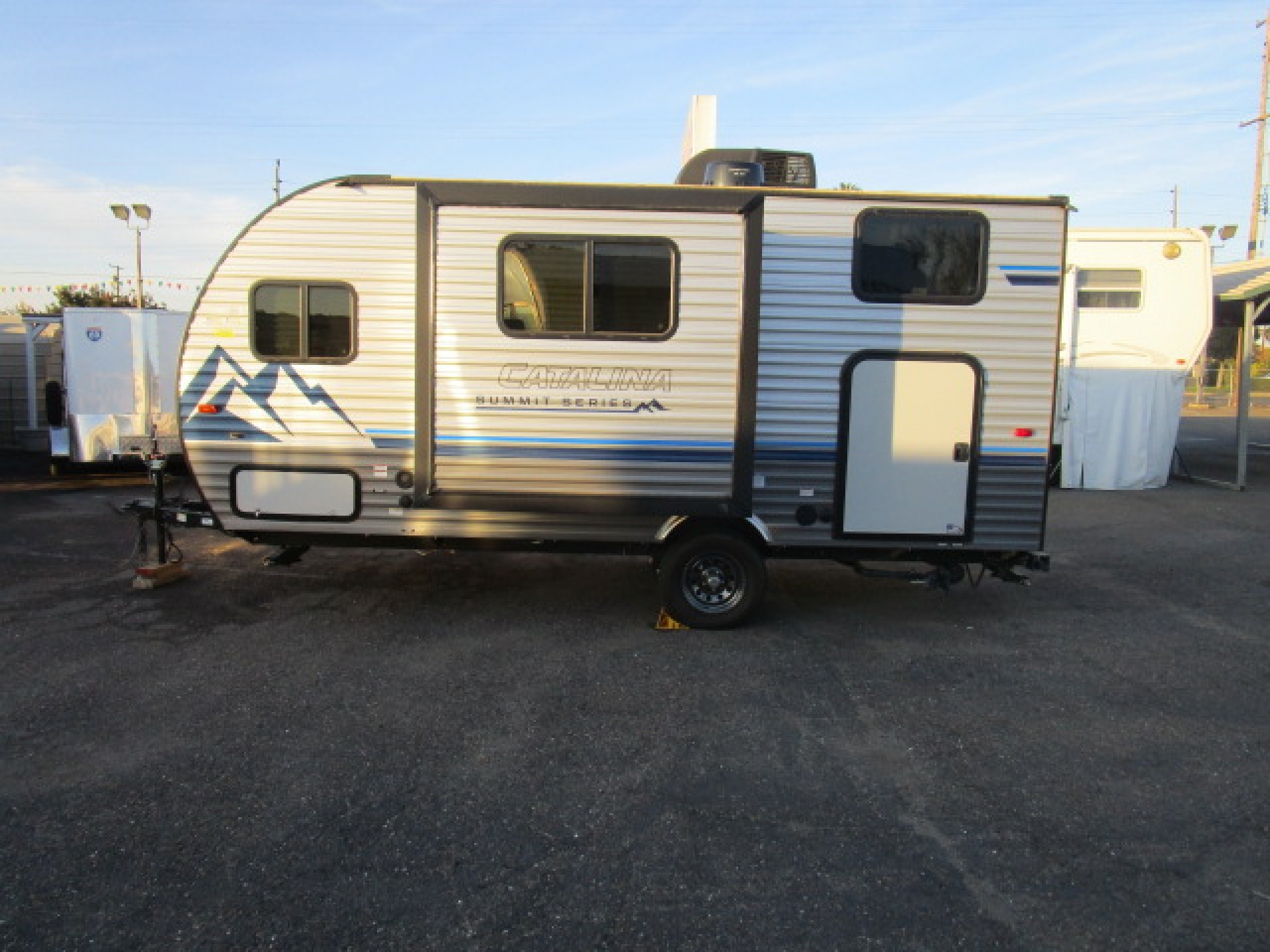RV for sale: 2020 Coachman Summit Series Catalina Model 172BH 19' in ...