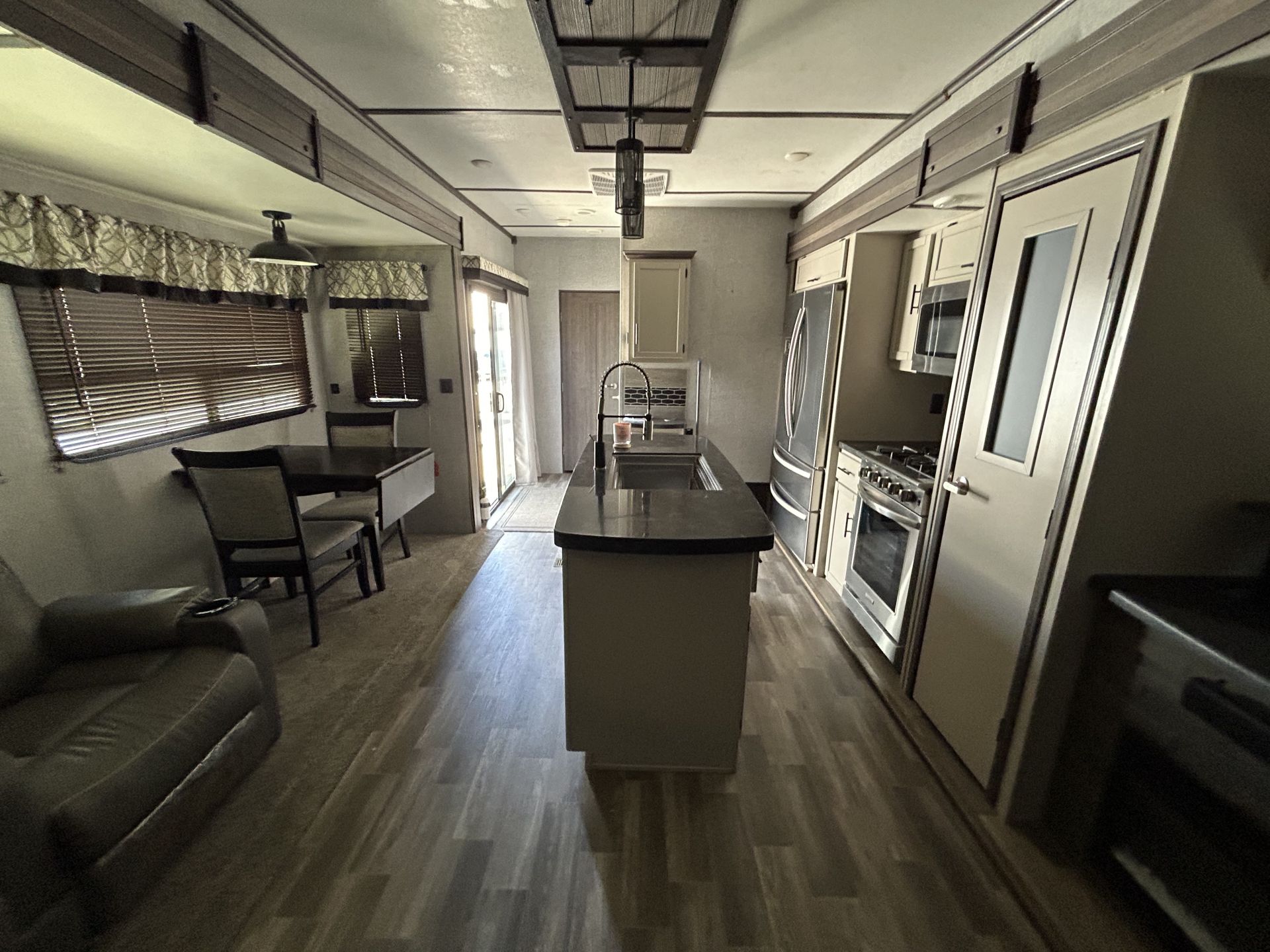 RV for sale: 2020 Hampton Crossroads 372 FDB Park Model Travel Trailer ...