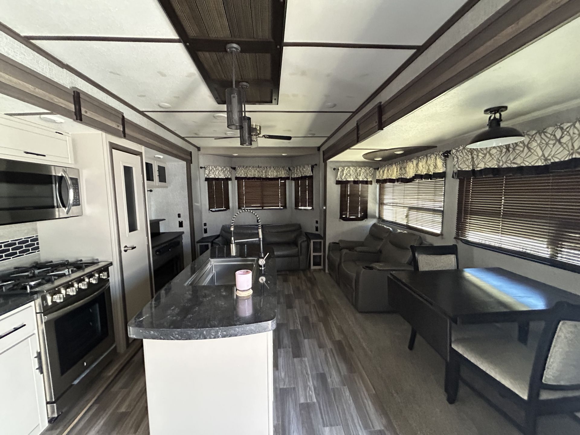 RV for sale: 2020 Hampton Crossroads 372 FDB Park Model Travel Trailer ...