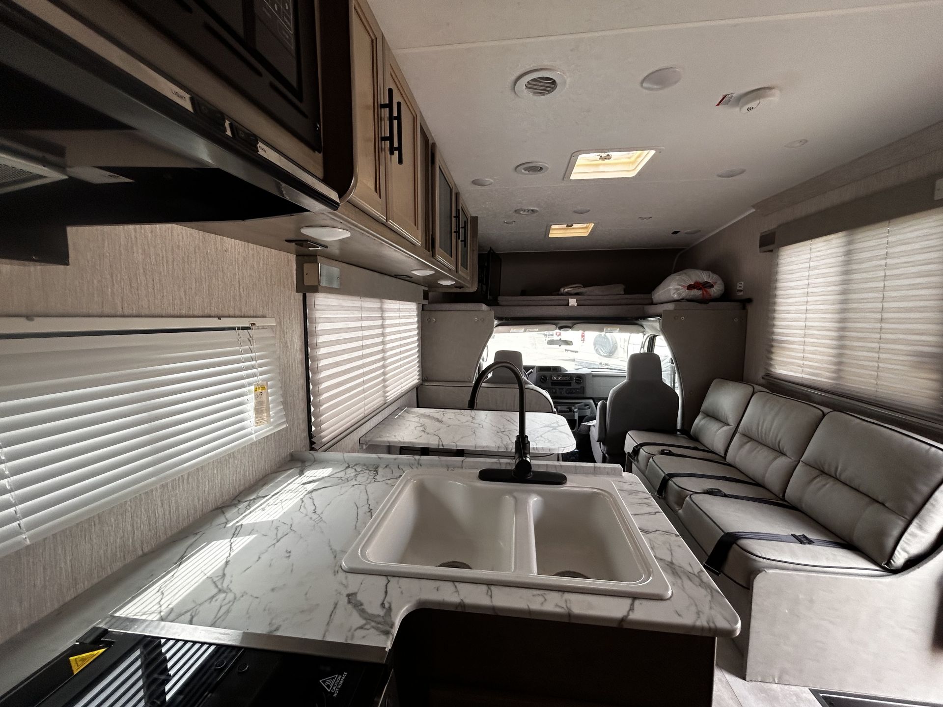 RV for sale: 2021 Coachman Freelander 27QB Class C Motorhome 27' in ...