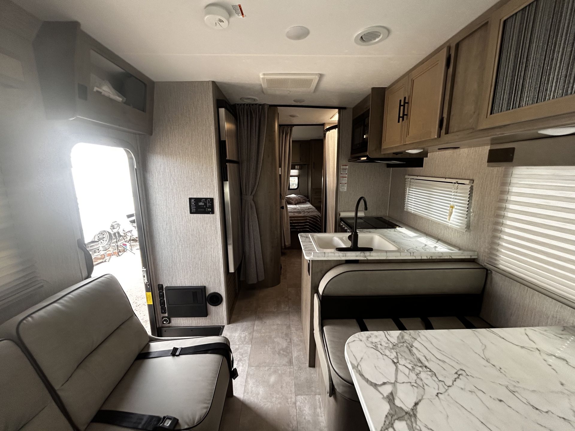 RV for sale: 2021 Coachman Freelander 27QB Class C Motorhome 27' in ...