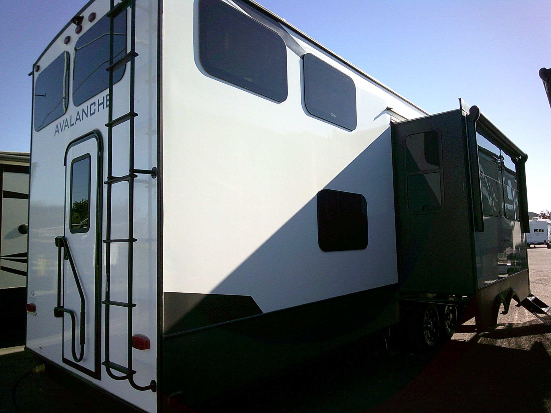 RV for sale: 2021 Keystone 5th wheel Avalanche Trailer 39' in Lodi ...