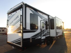 RV for sale: 2021 Keystone Raptor 356 Toy Hauler RP39621 39' in Lodi ...